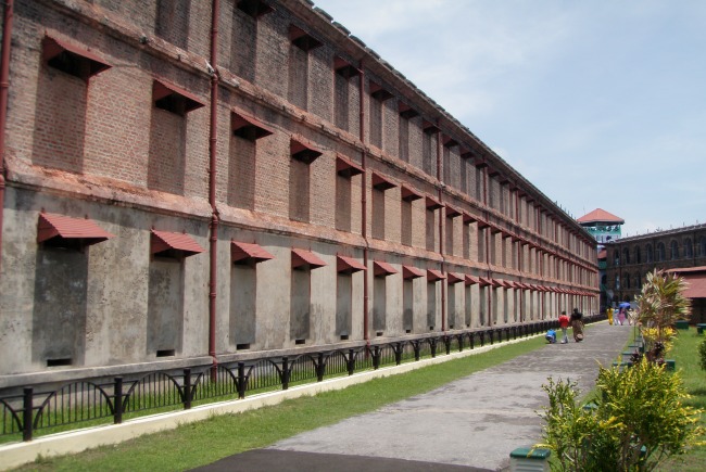 Inside 5 Of India's Deadliest Prisons - Indiatimes.com