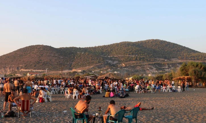 Hundreds Of People Show Up For A Beach Party In Syria On A Day 38 ...