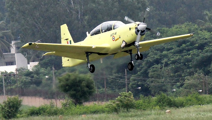 The First 'Made In India' Trainer Aircraft, HTT-40, Makes Its Debut ...