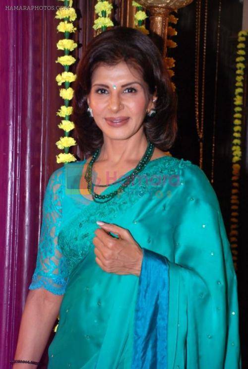 Anita Raj - Indiatimes.com