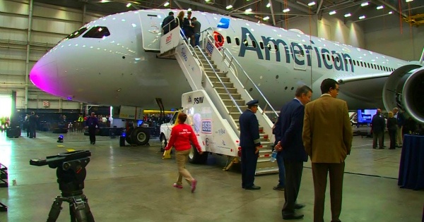 American Airlines Flight Diverted After Passenger Makes Scary Speech ...