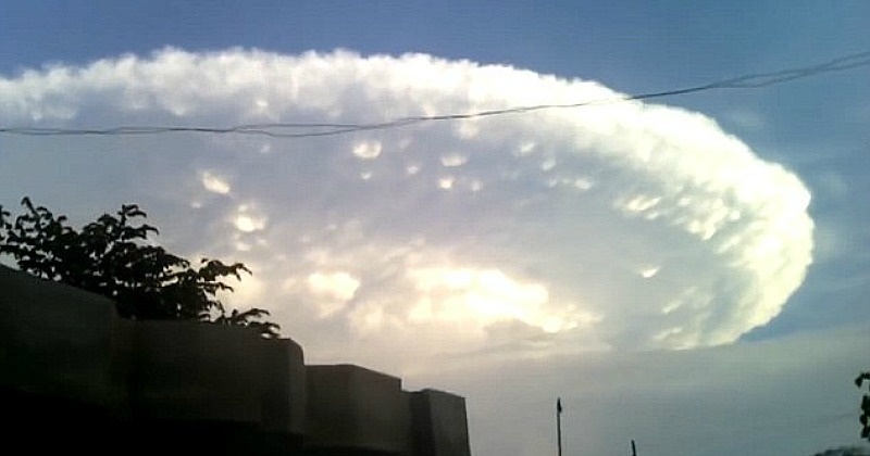 Freaky Cloud Shaped Like An Alien Spaceship Shows Up In Colombia ...