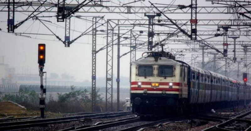 164 Years Ago On This Day, India's First Train Ran From Mumbai To Thane