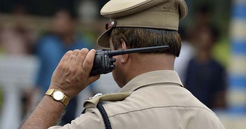 Con Man Poses As CBI Officer And Orders UP Police To Conduct Raid On ...