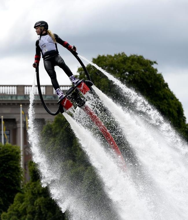 Flyboarding: Fly Through Air & Have Fun - Indiatimes.com